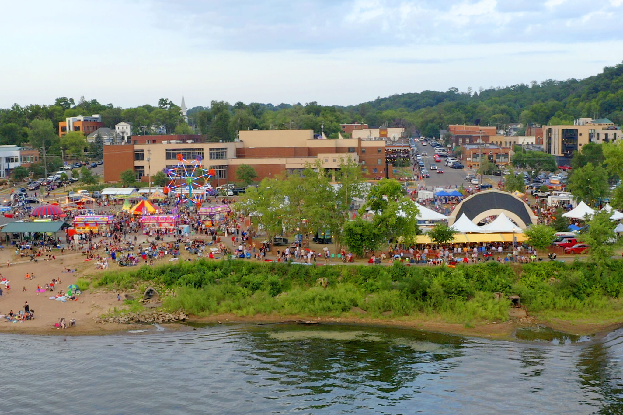 Discover - Hudson Area Chamber of Commerce & Tourism Bureau